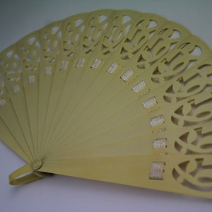 Vintage Ladies Folding Fan, Plastic Fan, Vintage Fashion, Vintage Style ...