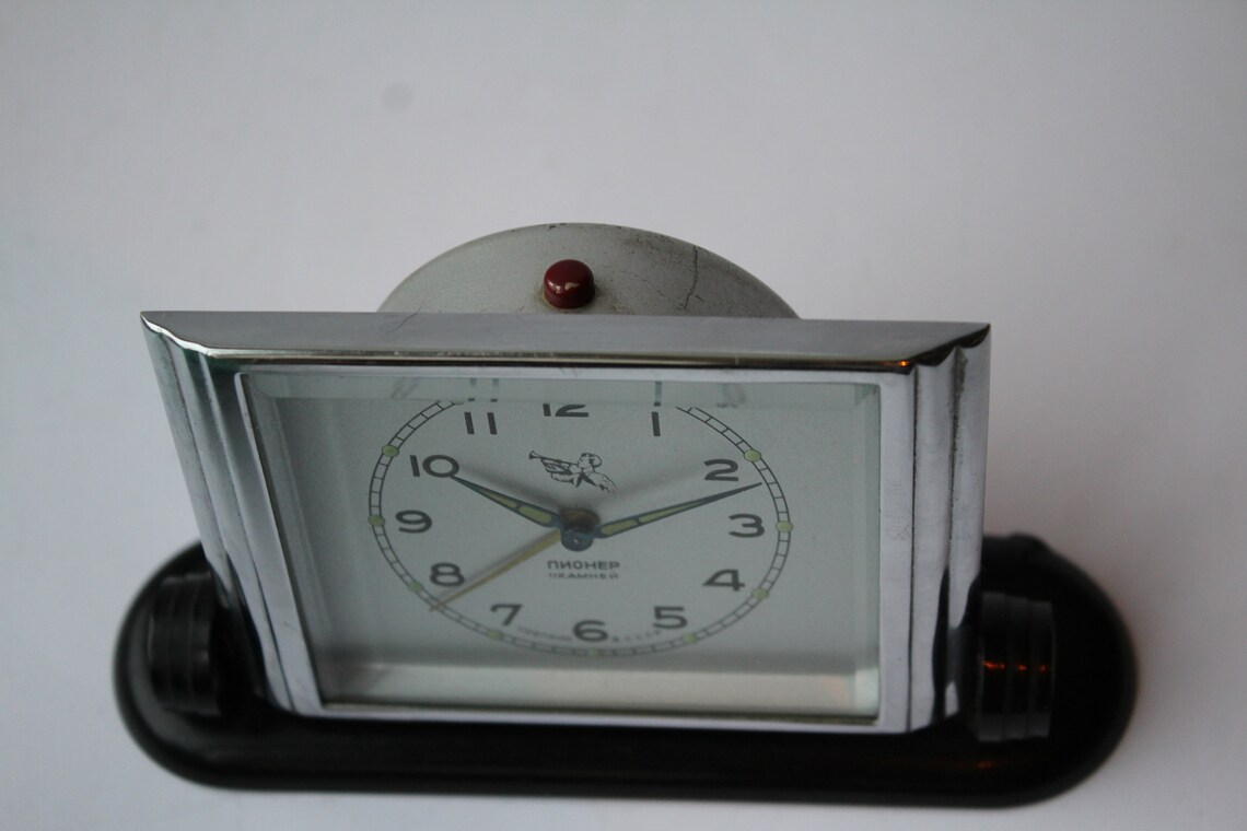 Rare Working Soviet Alarm Clock Pioneer. Desk Clock USSR. Vintage Clock ...