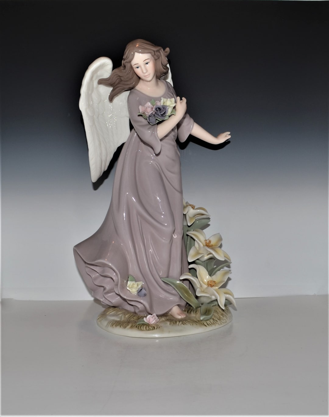 O'well Grandeur Noel Collector's Edition Porcelain Angel With Lily's 12 ...