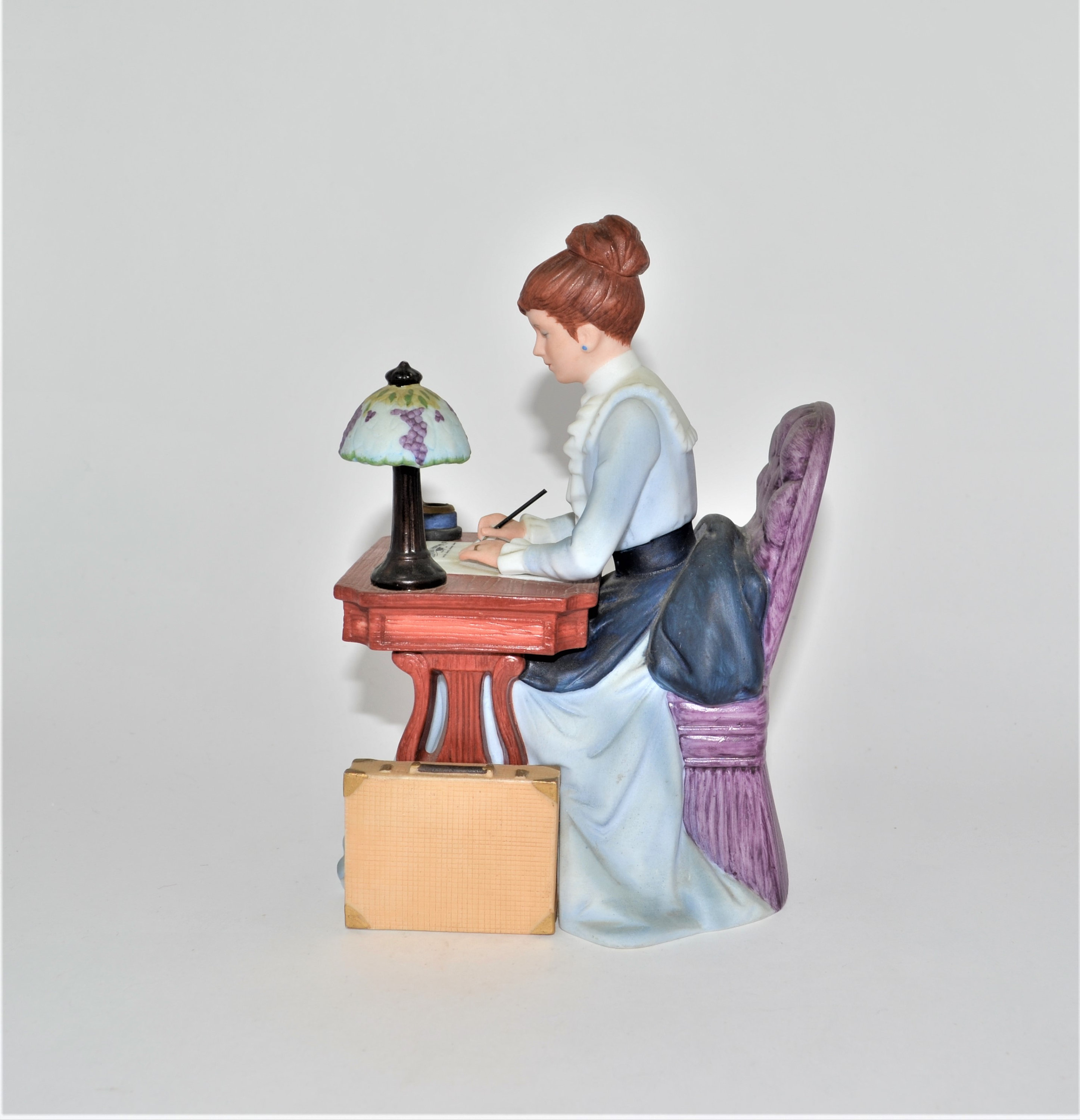 Avon 1985 Presidents Club Albee Award Mrs Albee Porcelain Figurine ...