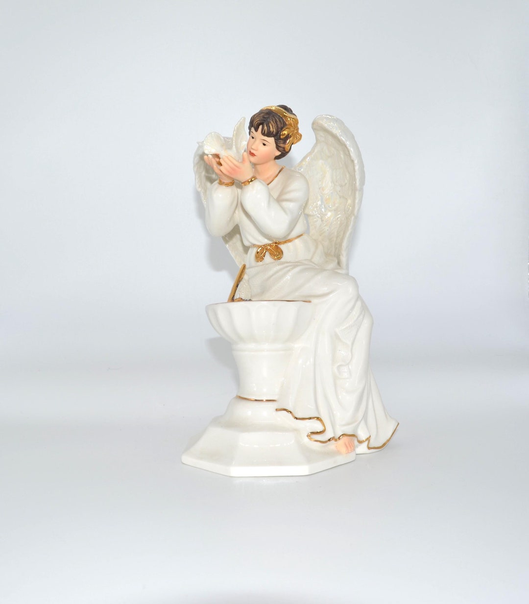 O'well Grandeur Noel Collector's Edition Ivory and Gold Porcelain Angel ...