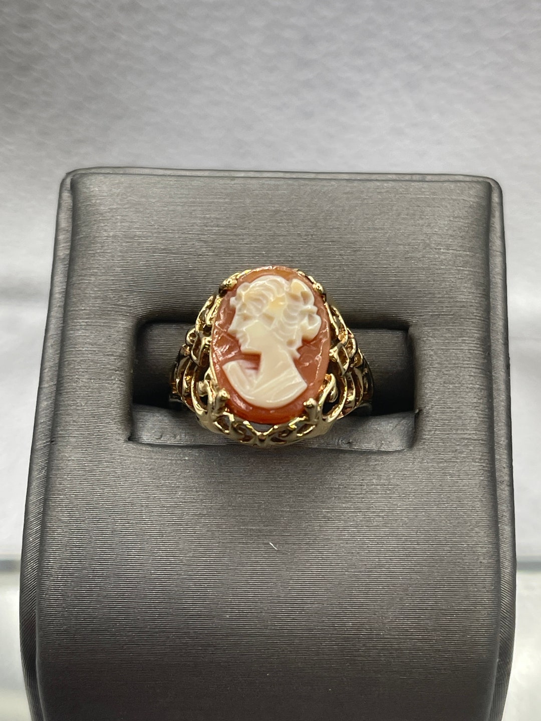 Ladies 10 Karat Yellow Gold Oval Cameo Ring | Vintage Jewelry | Women's ...