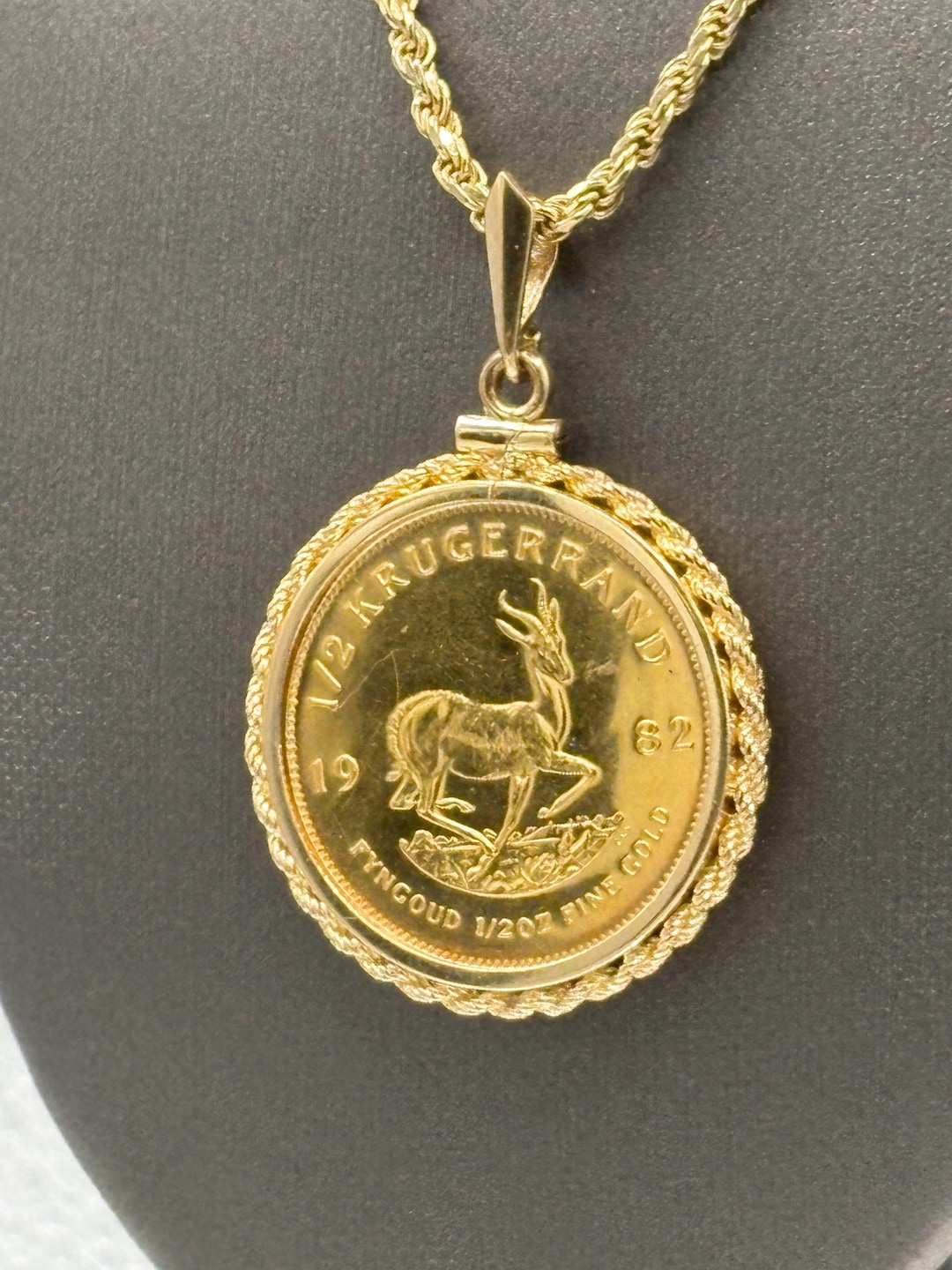 Ladies/gents .999 1/2 Oz Krugerrand Gold Coin and Solid Rope Bezel ...