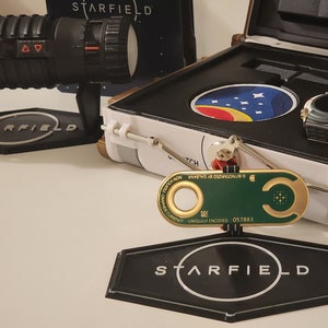 Starfield Credit Stick & Display Game Sized Cred Sticks Large Credstick ...