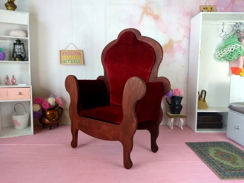 Miniature dollhouse throne chair. 1:6 scale red velvet | Etsy