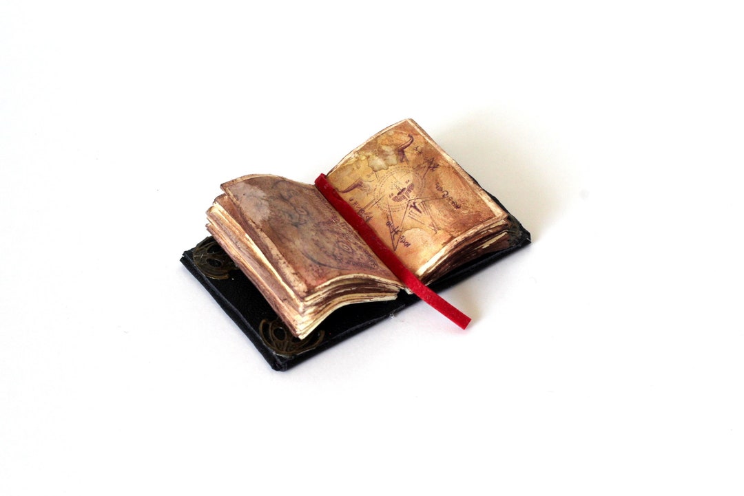 Miniature Witch Book 1:6 Scale Open Old Pages Magic Spell Book Leather ...