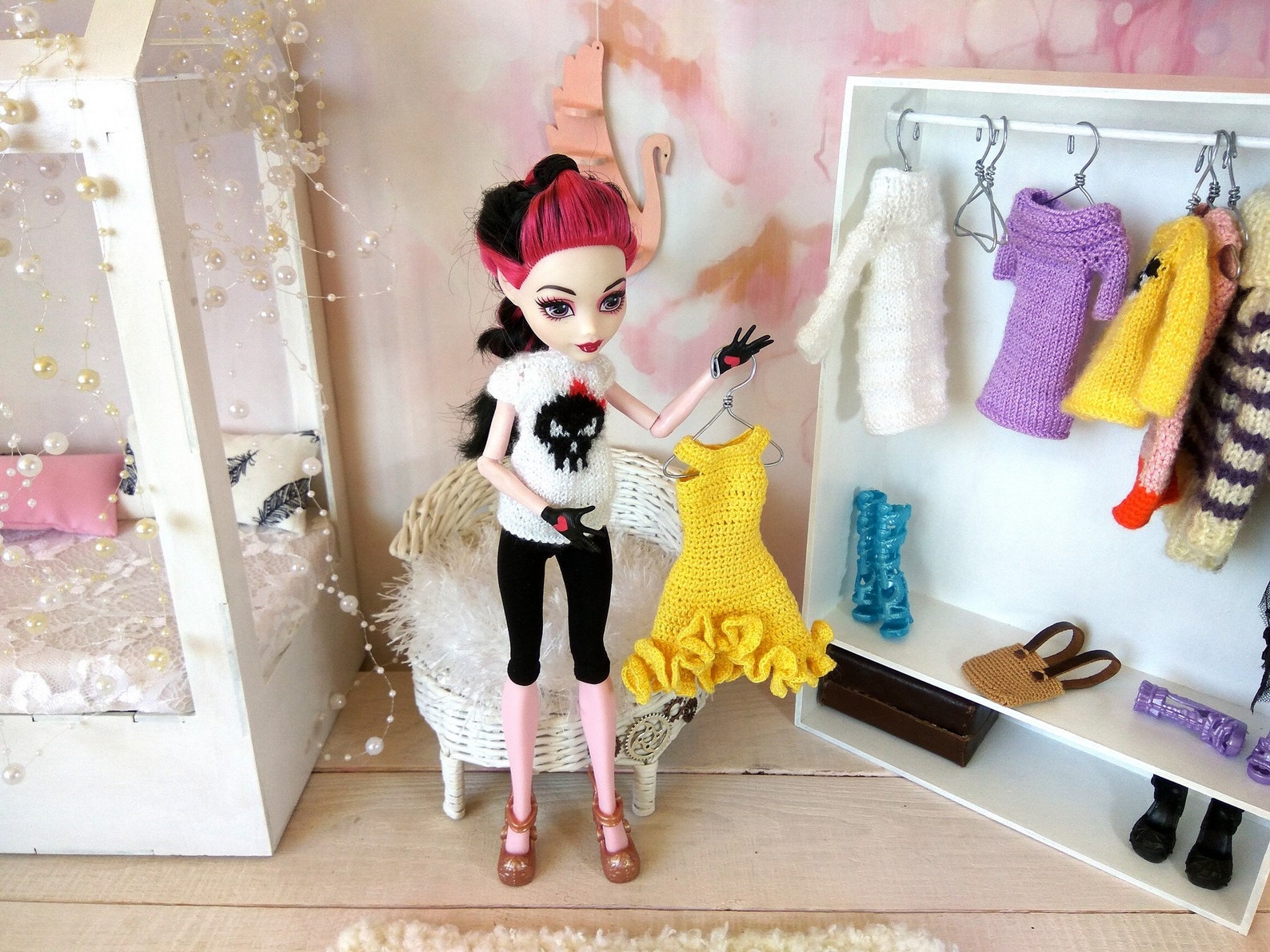 Miniature Clothes Hangers Set of 5, Handmade Dollhouse Wardrobe ...