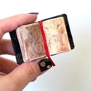 Miniature Witch Book 1:6 Scale Open Old Pages Magic Spell Book Leather ...
