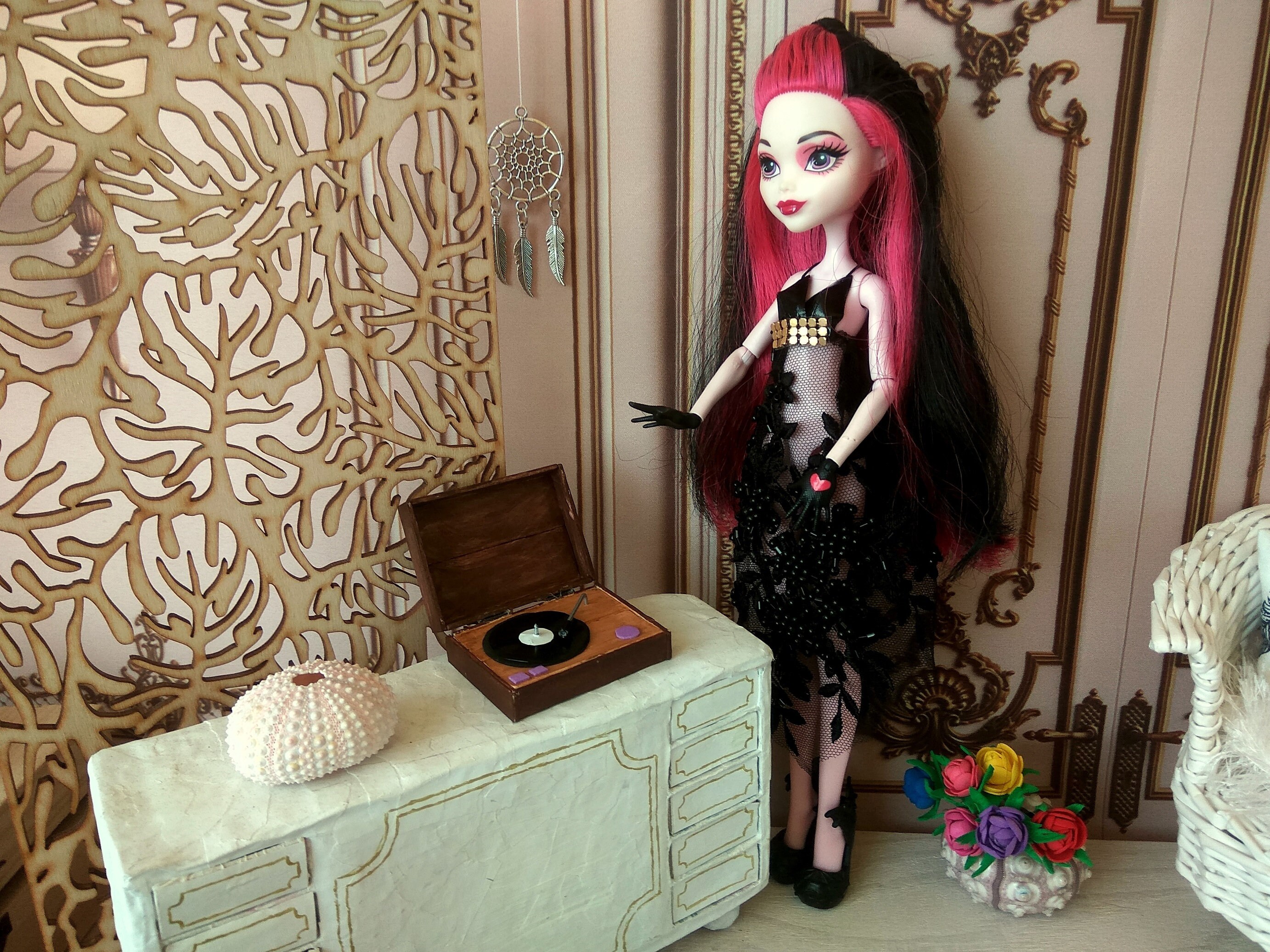 Miniature Record Player With Vinyl Record. 1:6 Scale Dollhouse | Etsy