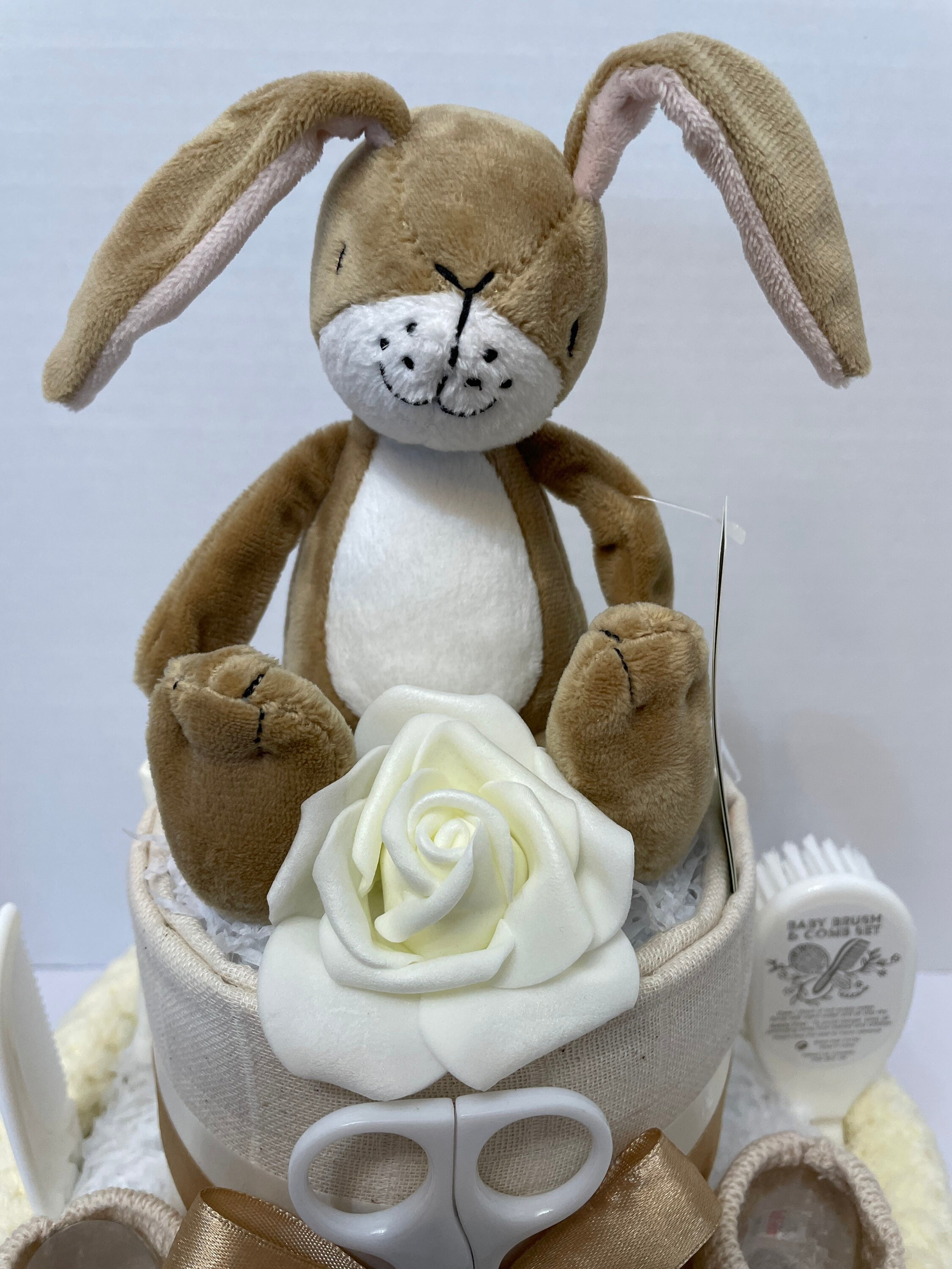 Neutral Nappy Cake, Baby Shower Centrepiece, Unisex Diaper Cake, Mum to ...