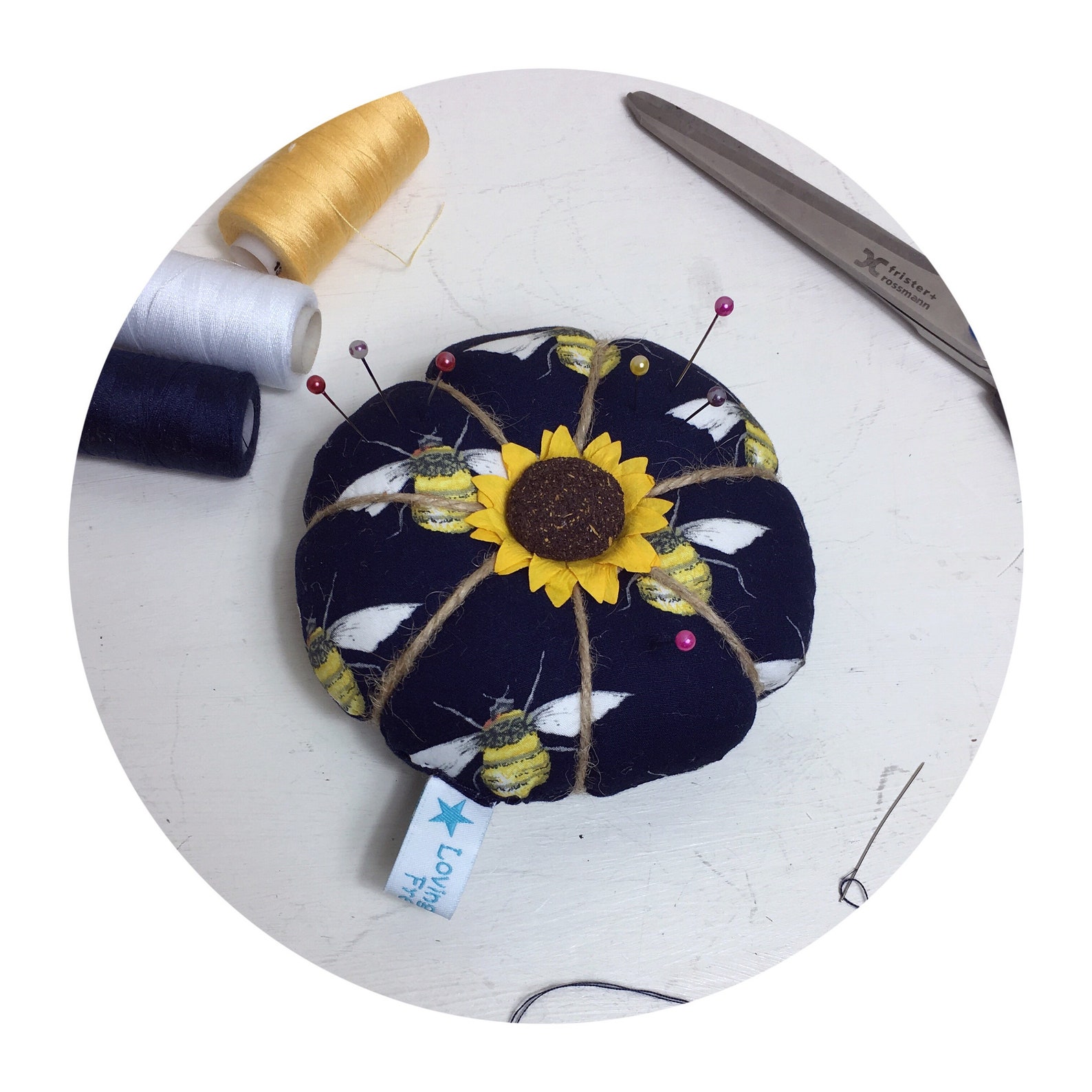 Bee Pin Cushion / Pin Cushion / Petal Pin Cushion - Etsy