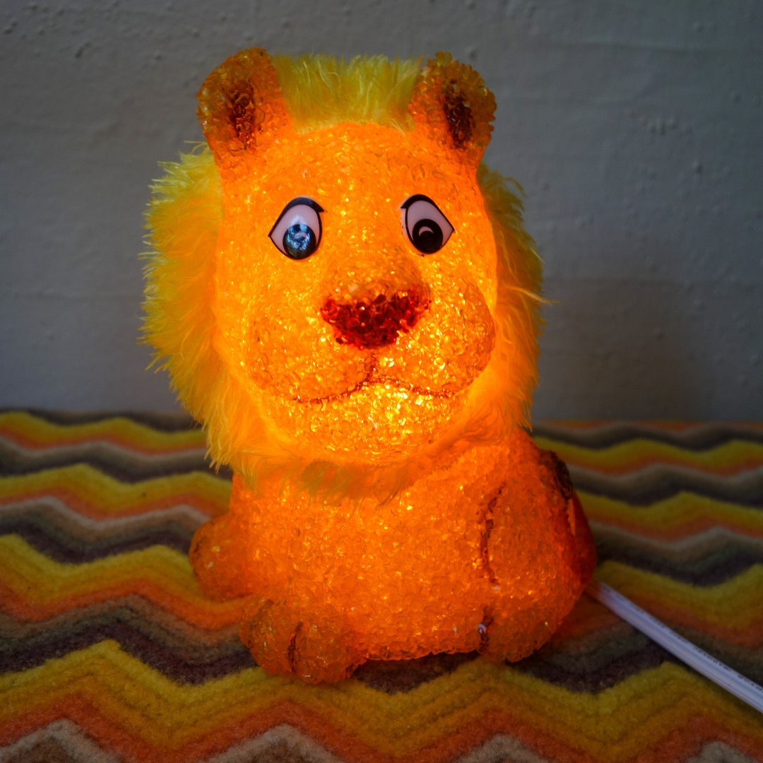 Vintage Lion Lamp, 70s Melted Plastic Popcorn Art Gift for Leo Birthday ...