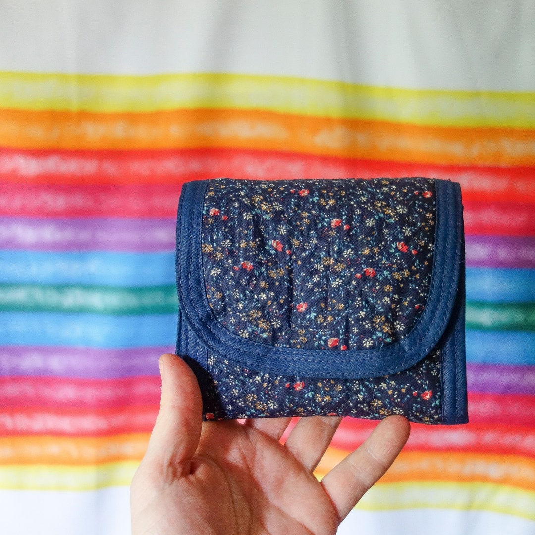 80s Floral Quilted Wallet With Velcro Closure, Square Trifold Granny ...
