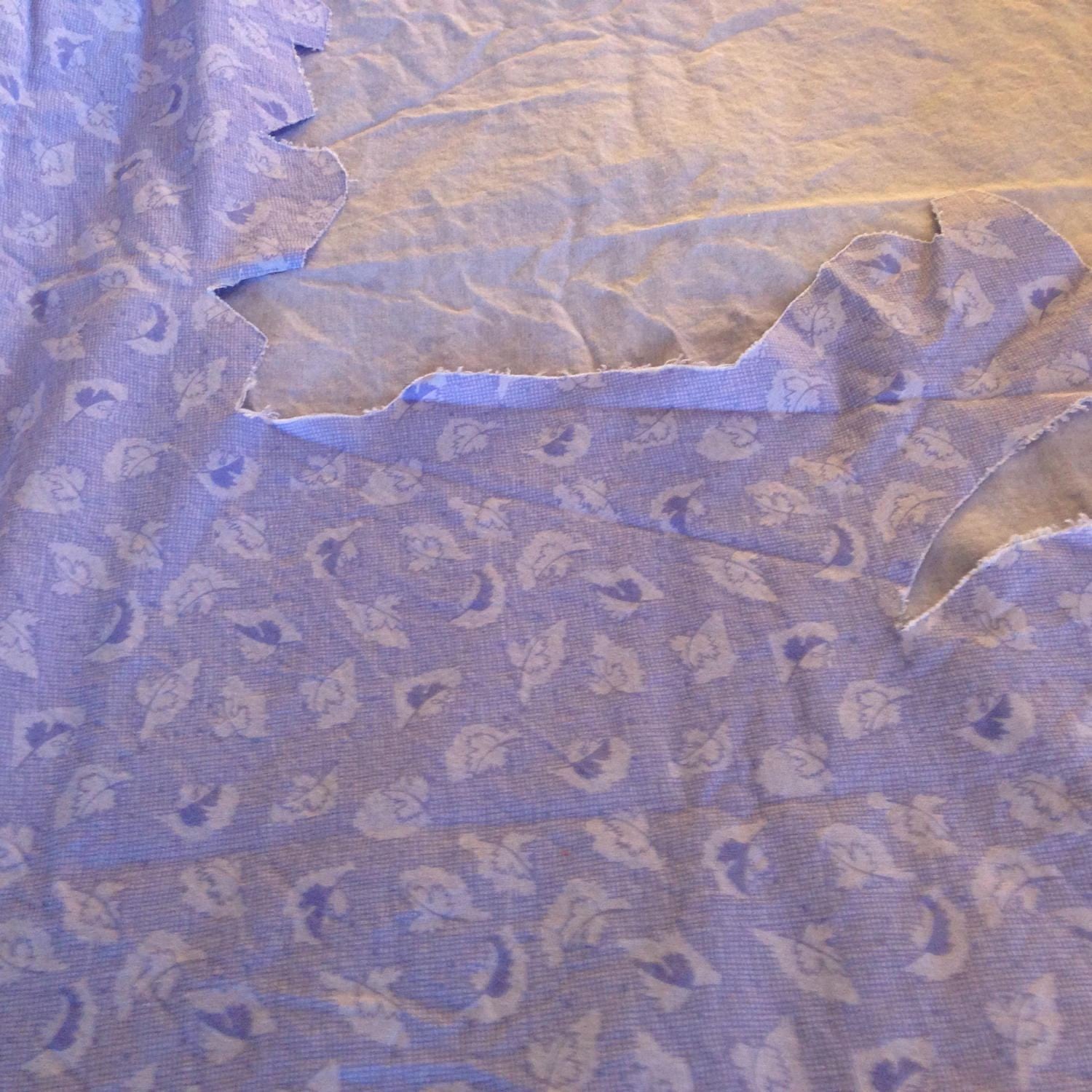 Lavender Quilting Calico With a Floating Leaf Design, About 1 2/3 Yards ...