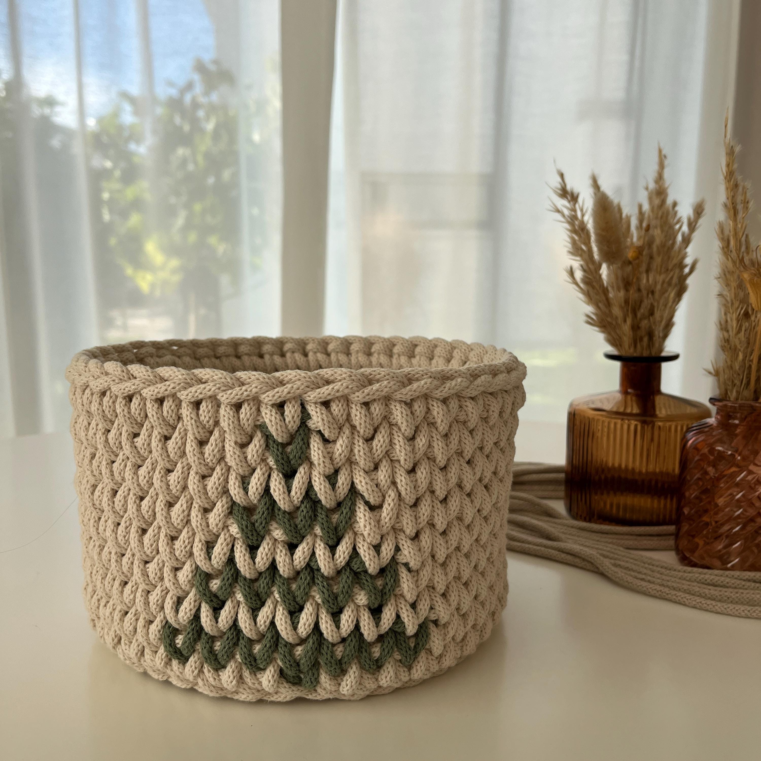 Crochet Pattern for Crocheting Two Designs of Christmas Basket Without ...