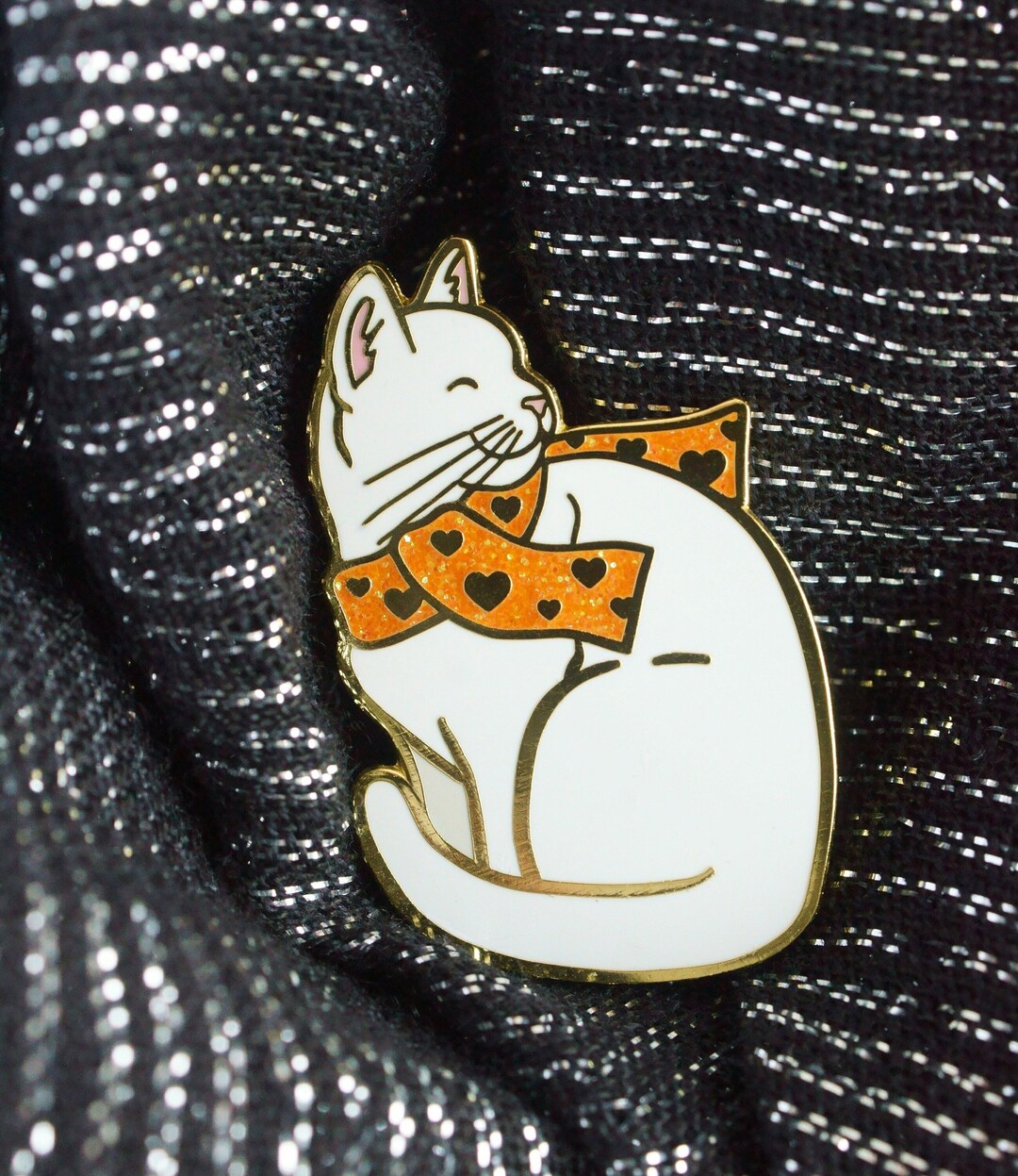 White CAT Enamel Lapel Pin Badge / Domestic Shorthair Type / Cute ...
