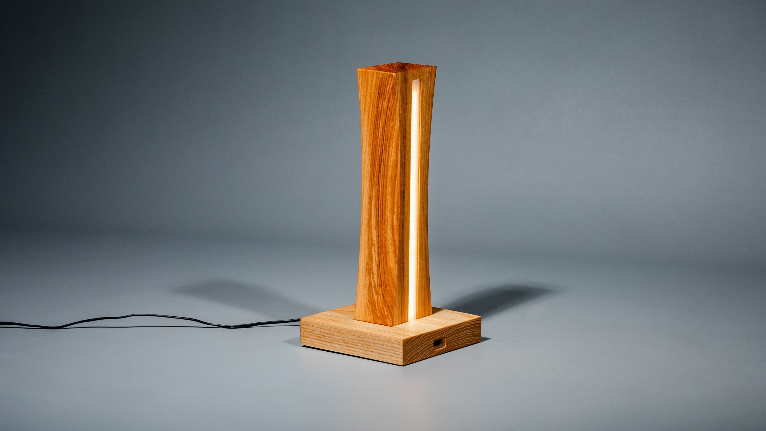 Wooden Table Desk LED Lamp / USB Charger / Modern Minimalist - Etsy