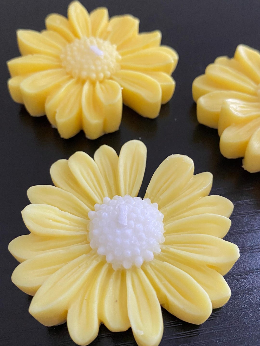 Handmade Daisy Candles: Set of 3, Natural Palm Wax, Non-toxic - Etsy