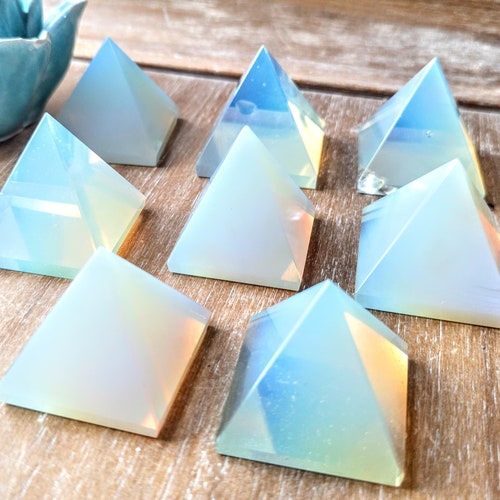 Small Light up Pyramid - Etsy