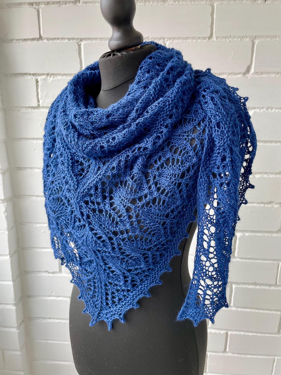 Knitted Shawl. Hand Knit Shawl. Triangular Shawl. - Etsy