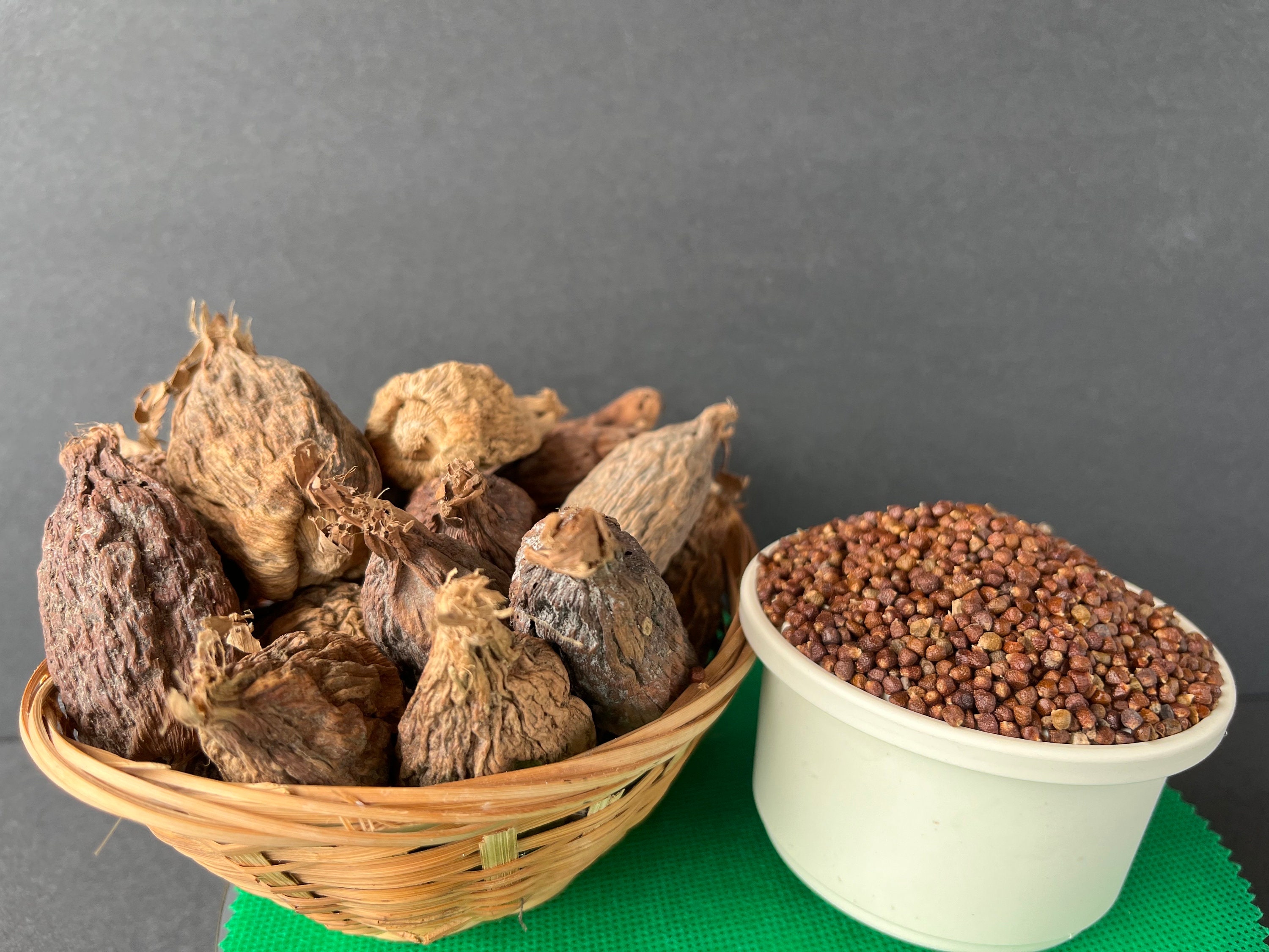 African Alligator Pepper: Mbongo Spice Pods or Seeds - Etsy