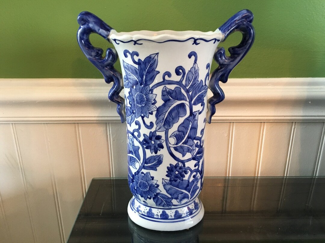 Bombay Fabrique En Chine Blue & White Asian Porcelain 12" Vase With ...