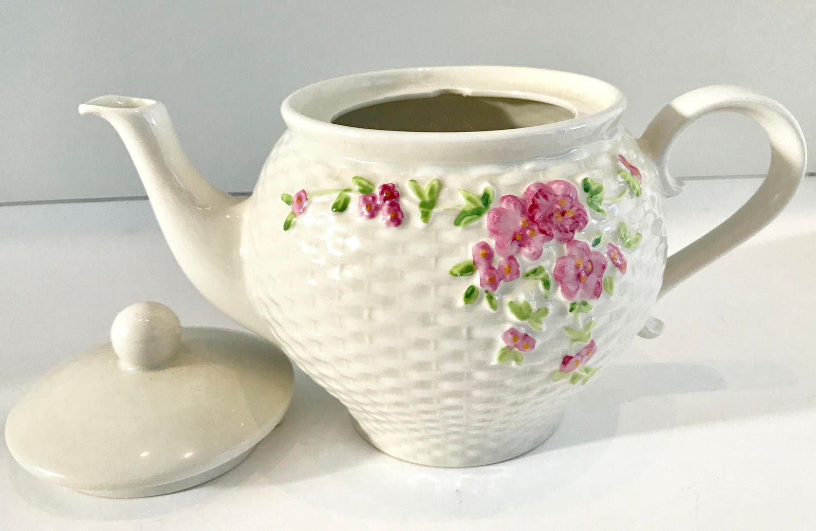 Vintage 1985 Teleflora Gift Teapot Basket Weave Texture and Pink ...