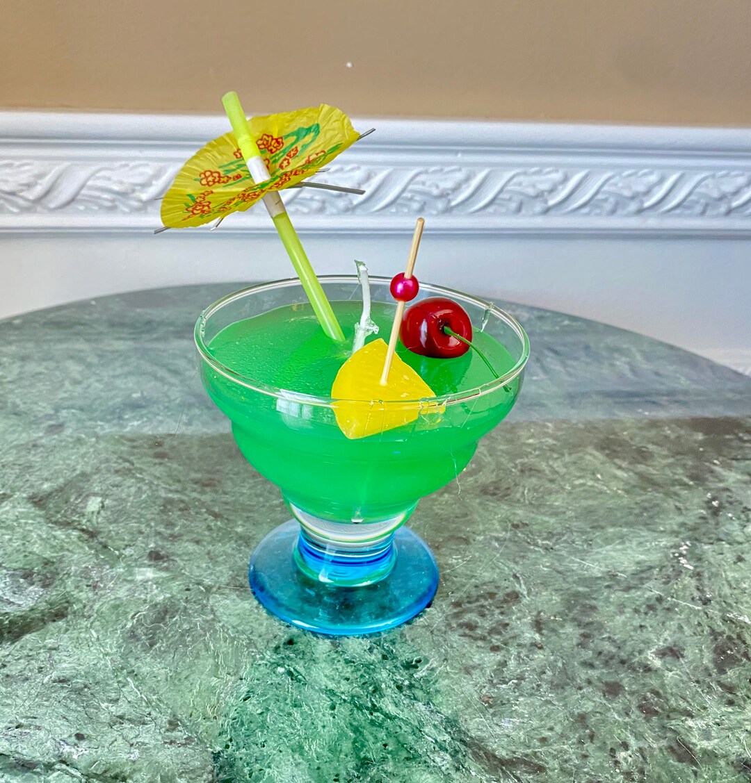 Pearberry Scented Manhattan Gel Candle in Martini Glass With Clear Blue ...