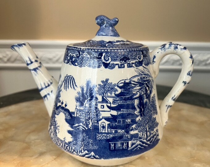 Vintage Ridgeway Blue Willow England Semi China Engraved 4 Cup Teapot ...