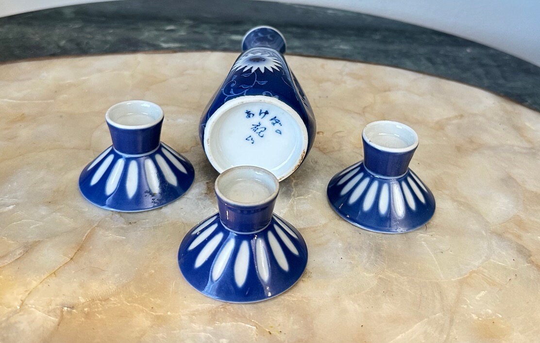 Vintage Porcelain Cobalt Blue Saki Jar and 3 Matching Cups - Etsy