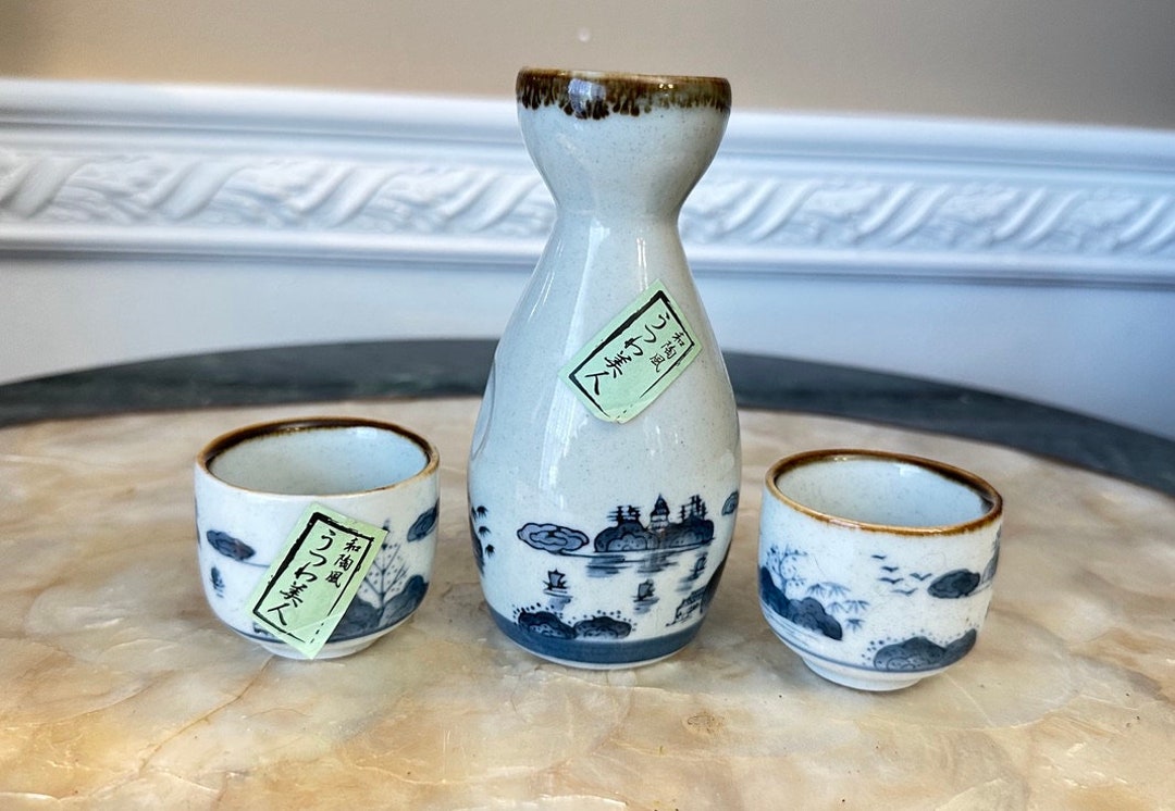 Vintage Porcelain Blue and White Saki Jar and 2 Matching Cups - Etsy
