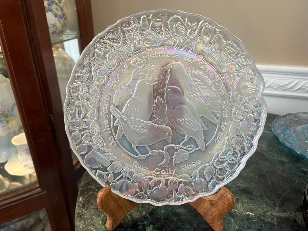 1973 Imperial Glass White Four Colly Birds Carnival Glass 8 3/4" Plate ...