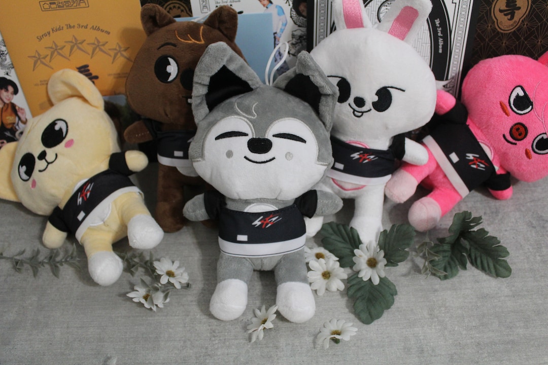 Stray Kids SKZOO Plushies, SKZOO, Stray Kids, Wolfchan, Bbokari, Jiniret, Dwaekki, Lee Know ...