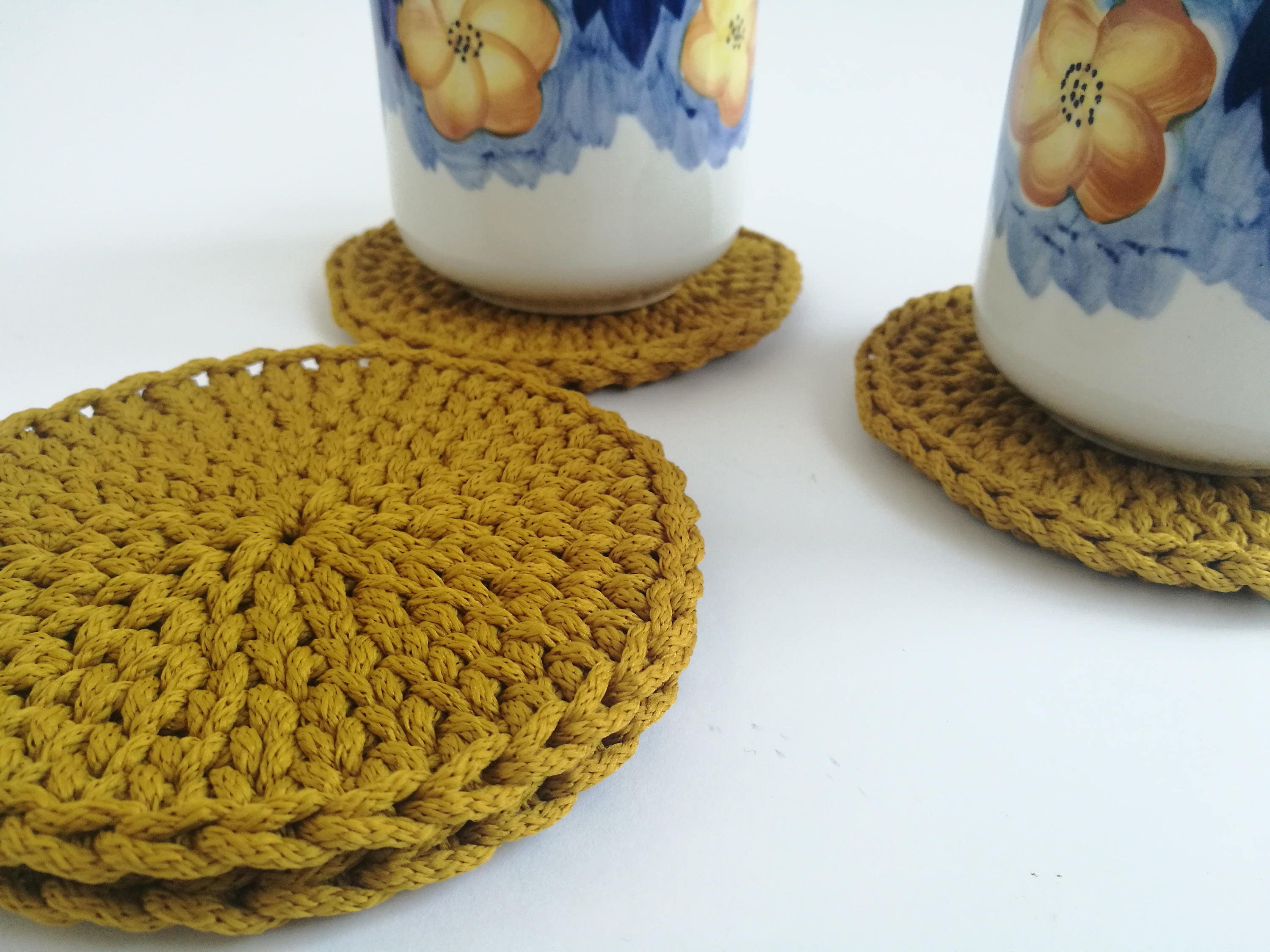 Round Coasters Set, Table Decor, Cup Coasters, Knitted Cup Pad ...