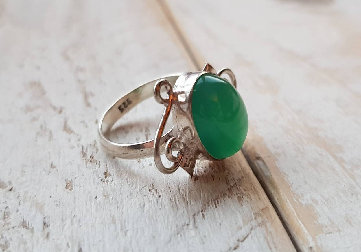 Green Jade Gemstone Ring Oval Design Size 9 US/UK S - BOHOSEASON