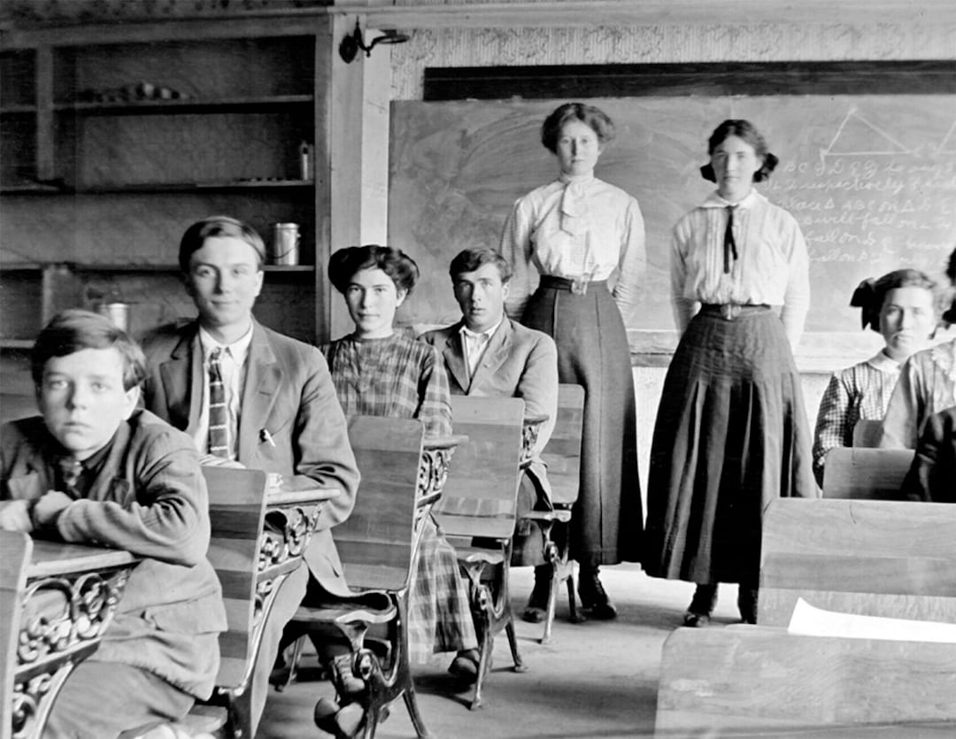 1906 Crow High School Students Oregon Vintage Photograph - Etsy