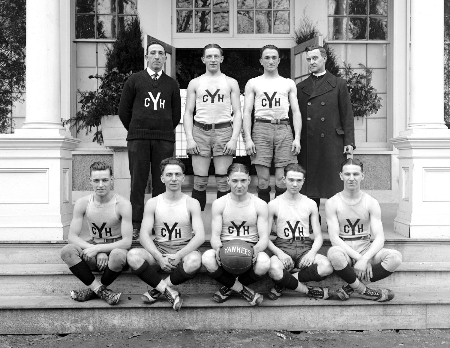 1920 Yankee Basketball Team Vintage Photograph 8.5" X 11" Art Print ...