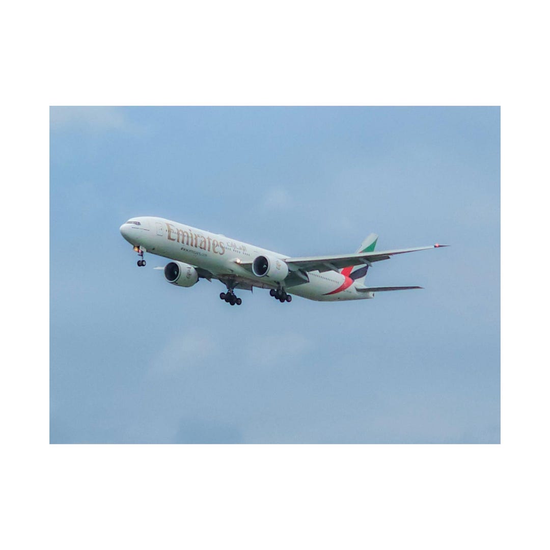 Aviation Satin Posters, Emirates Airlines Boeing 777 Fan Wall Art ...