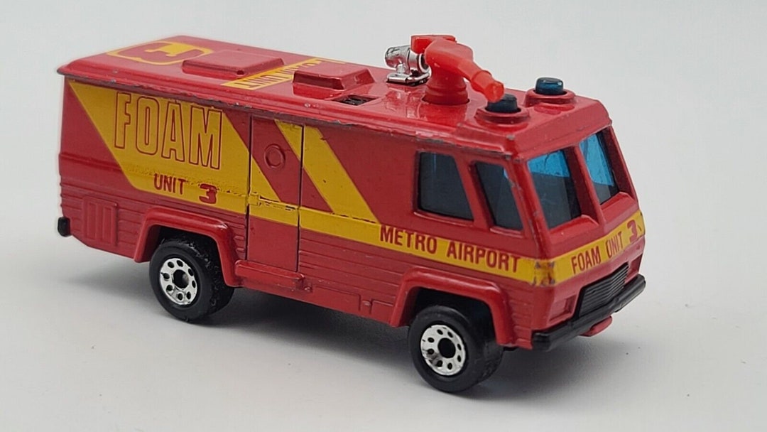 Vintage Matchbox 1980 Command Vehicle Foam Unit 3 Metro Airport Truck ...