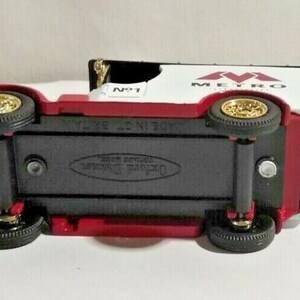 Oxford Diecast Bullnose Morris Van Metro Technologies Ltd White Perfect ...