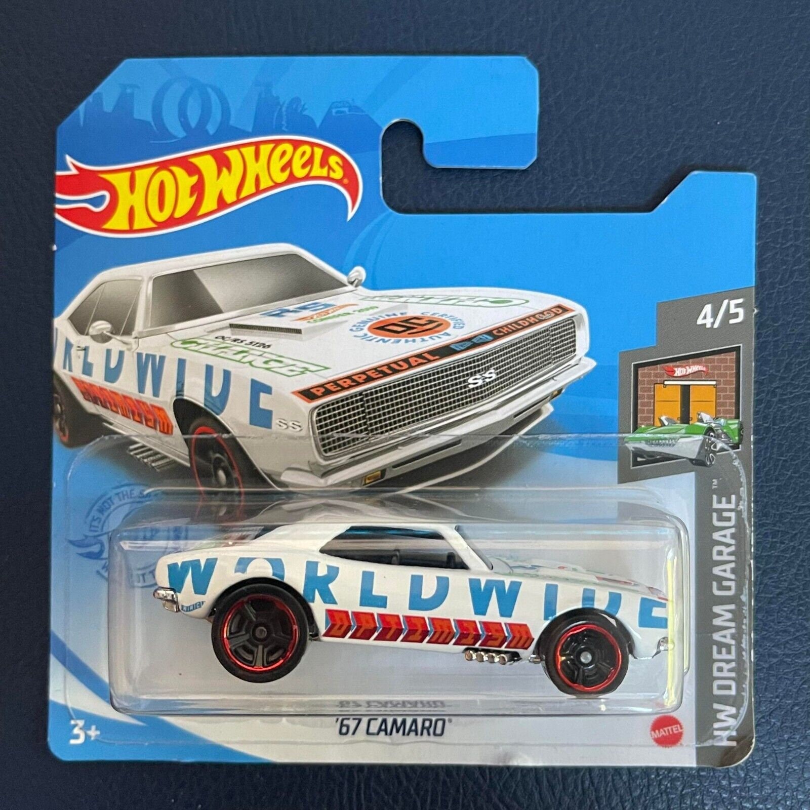 Hot Wheels '67 Camaro White World Wide HW Dream Garage Hot Wheels '67 Camaro White World Wide HW Dream Garage