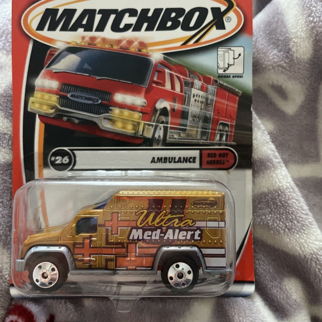 Matchbox Ambulance Gold Ultra Med Alert 2001 Edition Birthday Gift ...