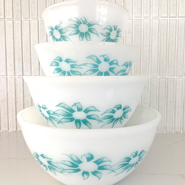 Vintage Pyrex Bowls - Etsy