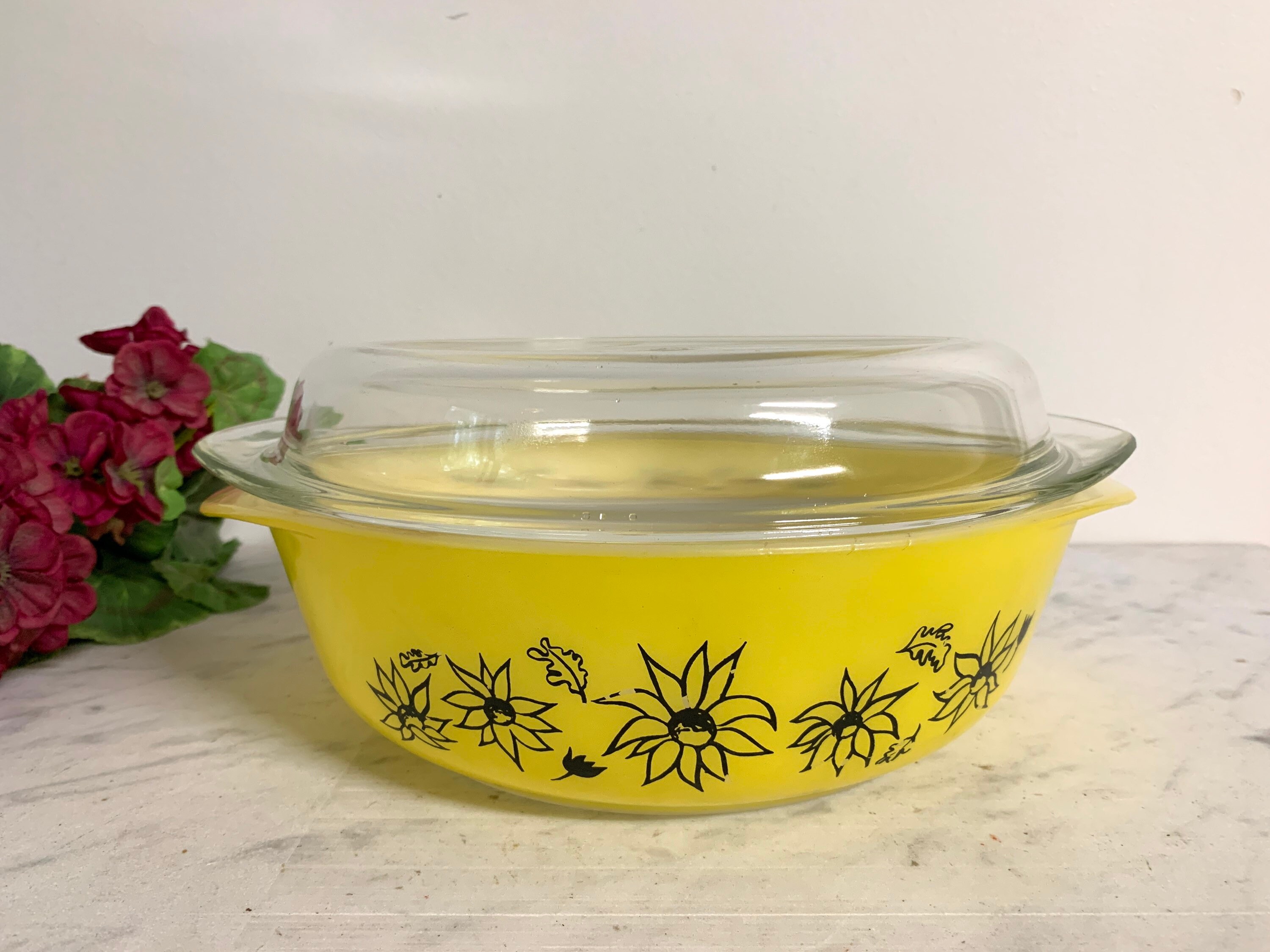 Agee Pyrex Flannel Flower Yellow CR 300 and Lid - Etsy UK