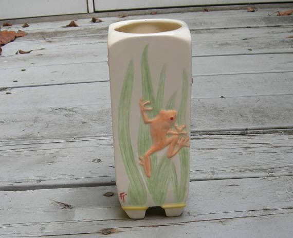 Custom Spring Frog Vase Ceramic 3-D Carved Vase Summer Vase | Etsy
