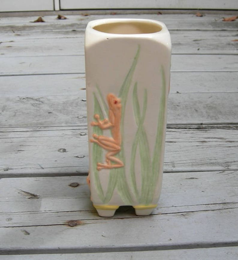 Custom Spring Frog Vase, Ceramic 3-D Carved Vase, Summer Vase ...