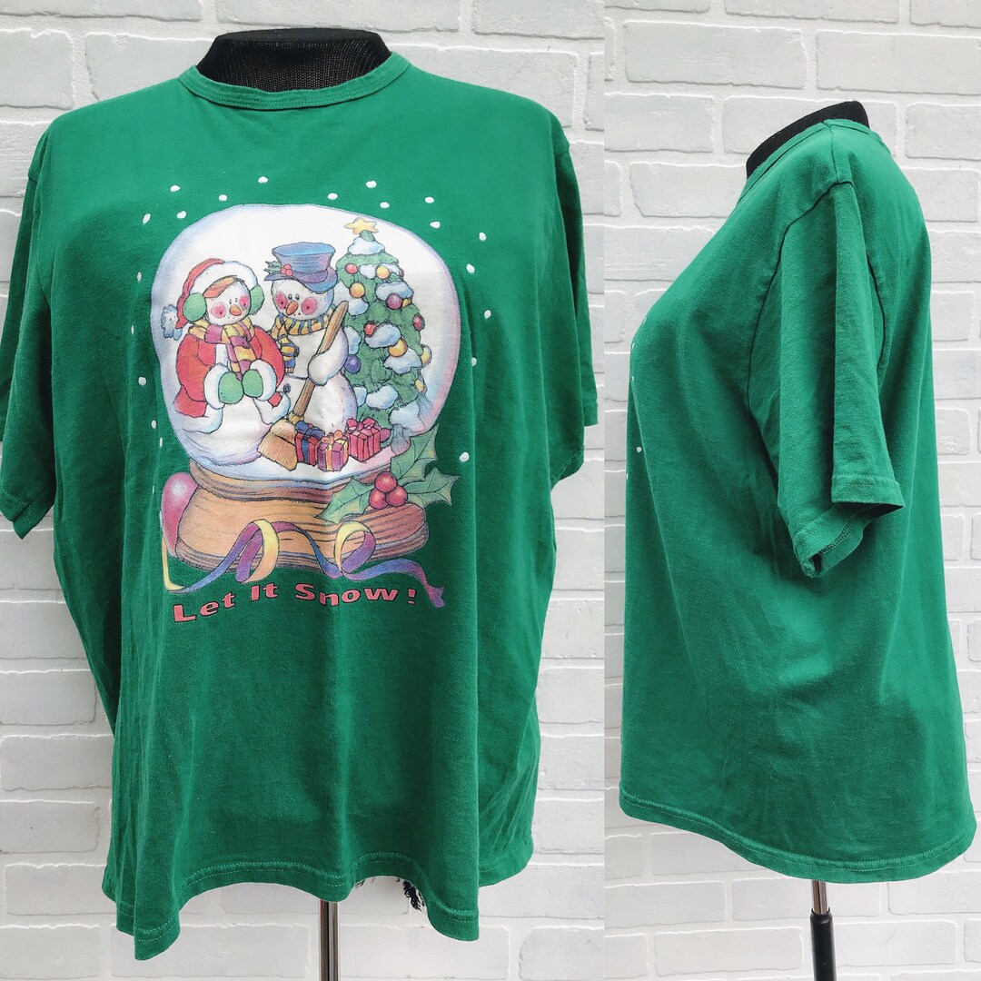 Vintage Christmas Graphic Tee. Snow Globe Shirt. - Etsy