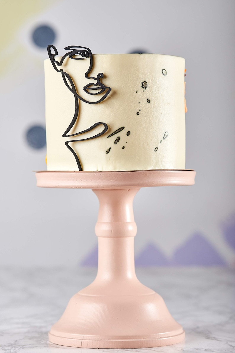 Birthday Girl Cake Topper Silueta de mujer sentada con - Etsy España