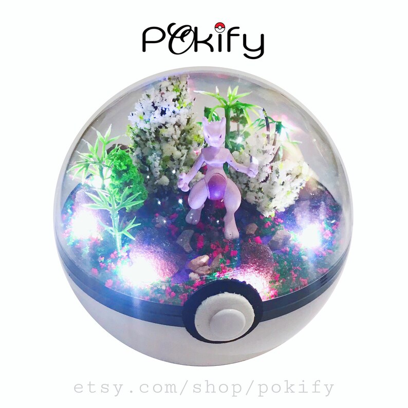 Mewtwo Pokemon Terrarium Diorama Dome Pokeball Planter Figura de acción ...