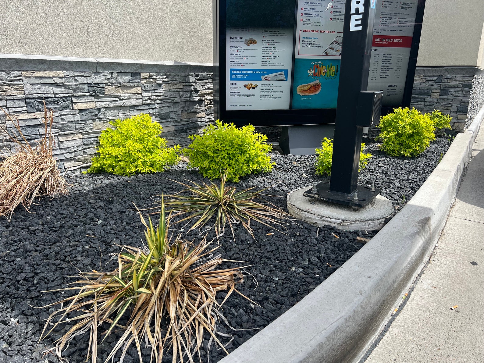 Elegant 1 Black Granite Stones for Landscaping & Indoor Gardens 1 ...